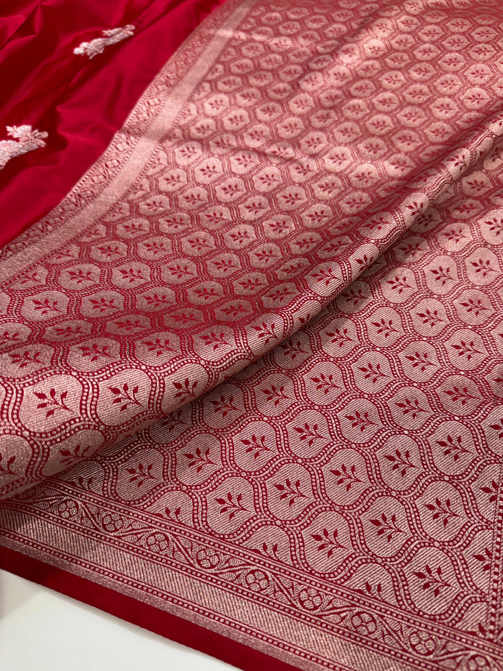 Tomato Red Sona Rupa Floral Motif Mashru Silk Saree – ZAIRA