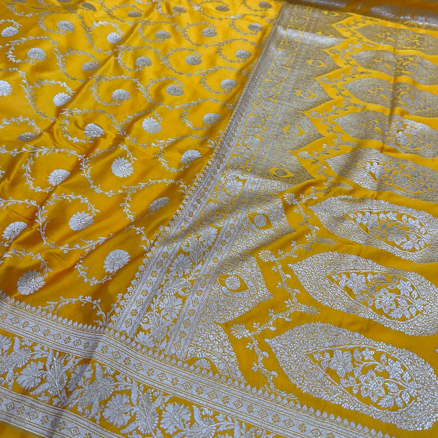 Fanta Gold Mashru Silk Jaal – ZAIRA